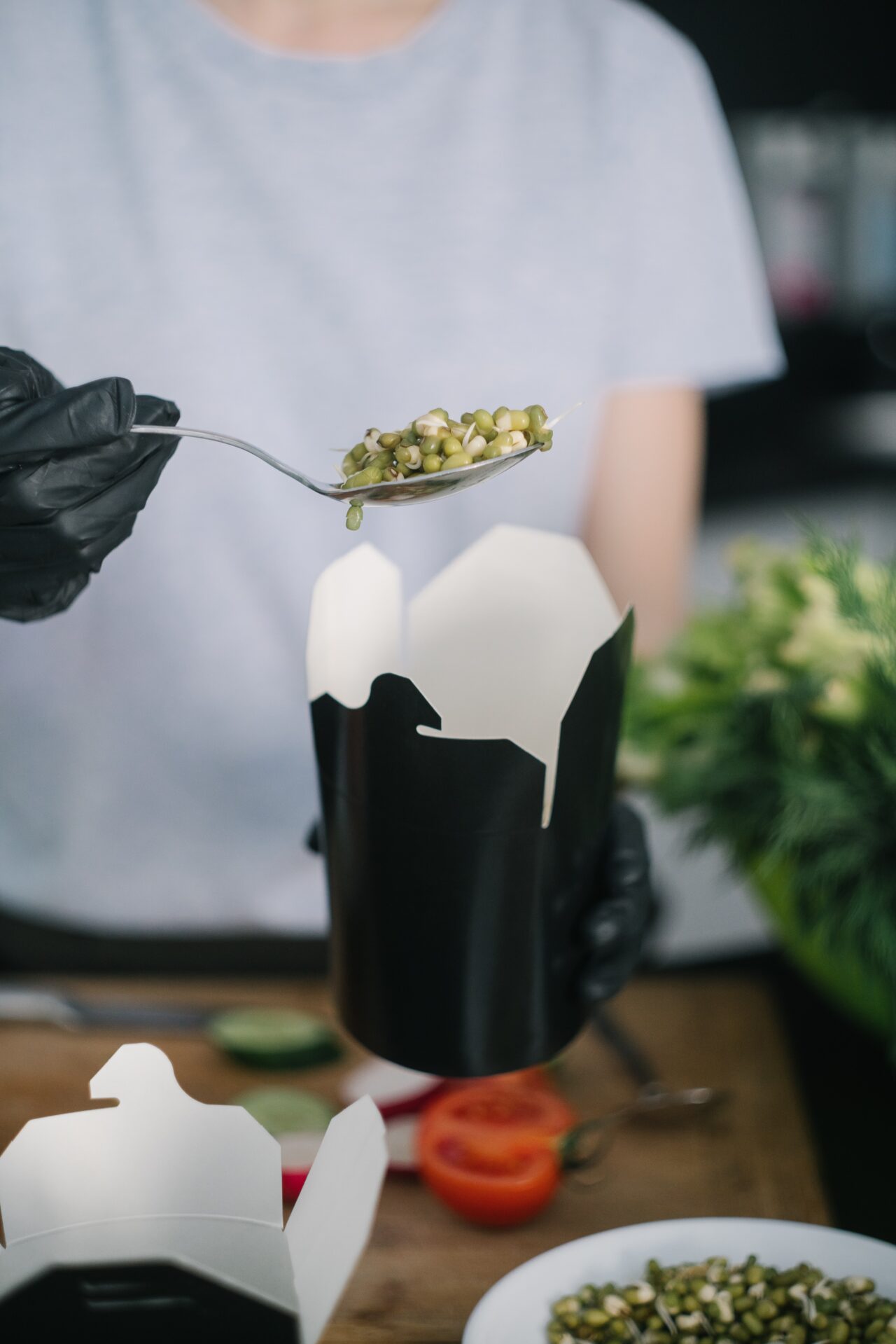 Spoon and Fork Etiquette: From Clumsy to Classy - Spoon Wiki
